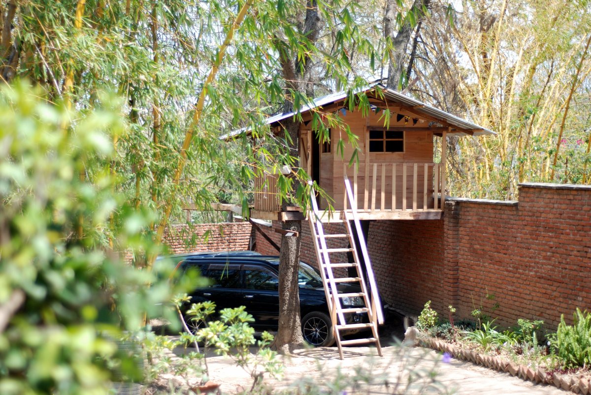 Treehouse Malawi – Amazing, custom designed play houses